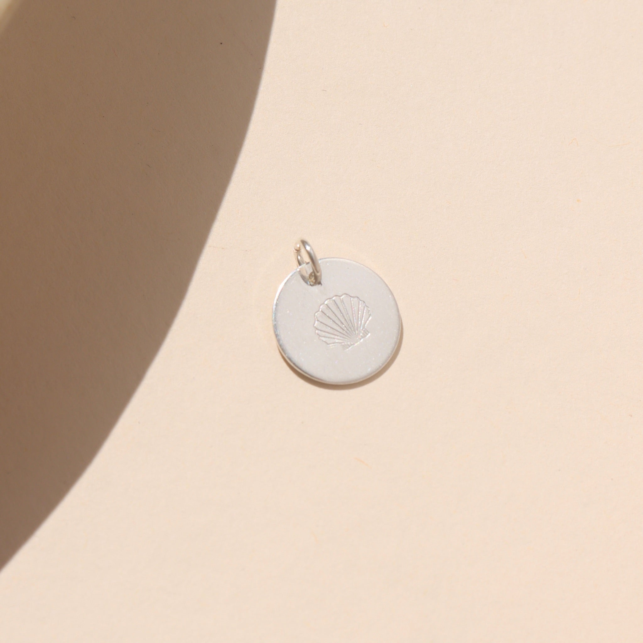 Seashell Disc Add-On (1/2") – Token Jewelry